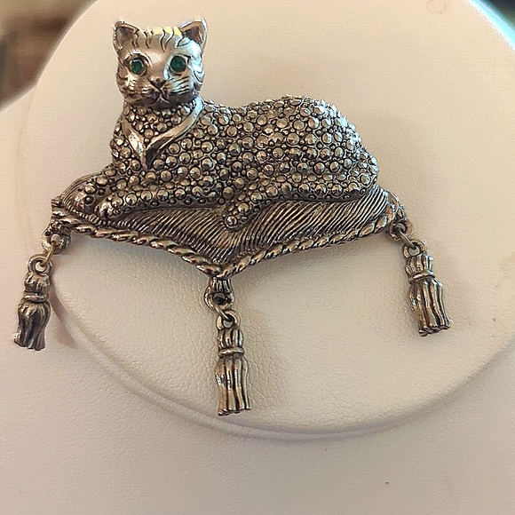 Avon | Jewelry | Vintage Avon Cat Brooch | Poshmark